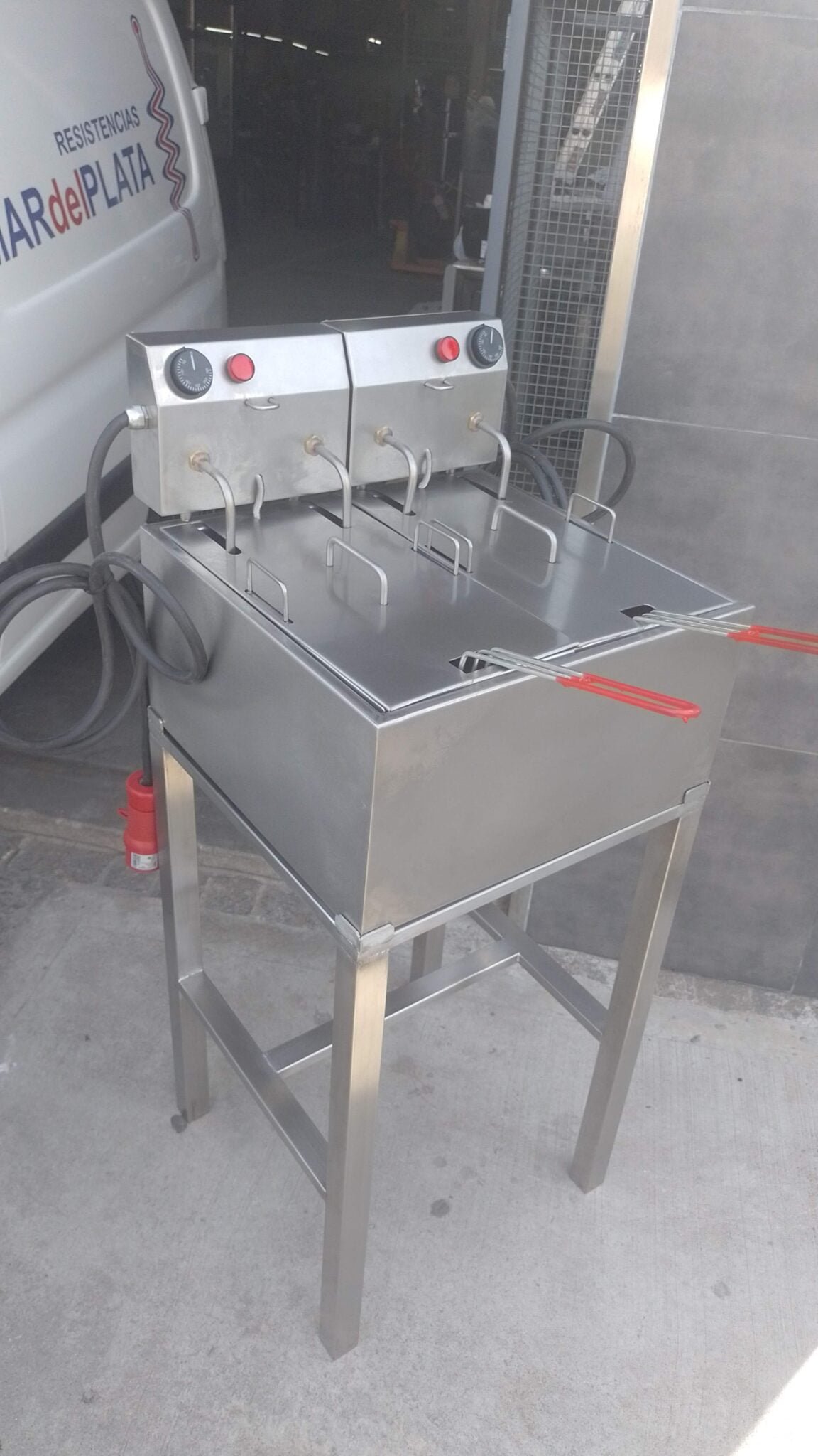Freidora Eléctrica Industrial y Naval Doble de 30 Litros + Mueble de ...
